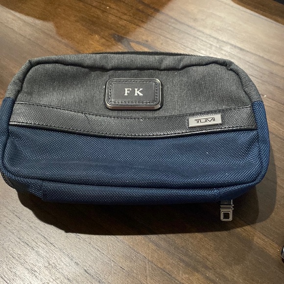 Tumi | Bags | Tumii Alpha Split Travel Bag Menwomen With Leather Carry Handle Navy And Gray ...